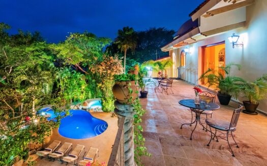 VILLA IRIS – Galvan Real Estate